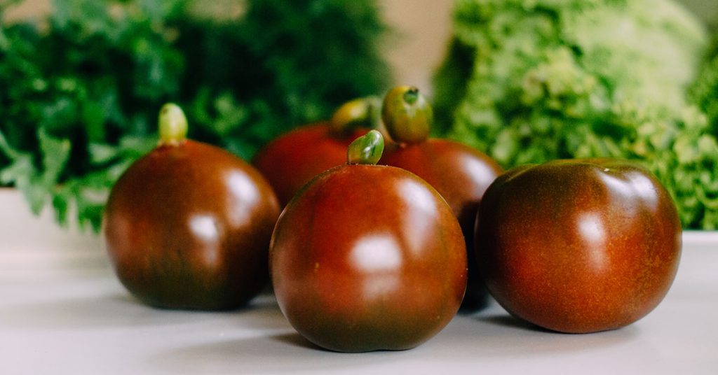4 Black Tomatoes To Grow In Your Garden - The Garden Magazine