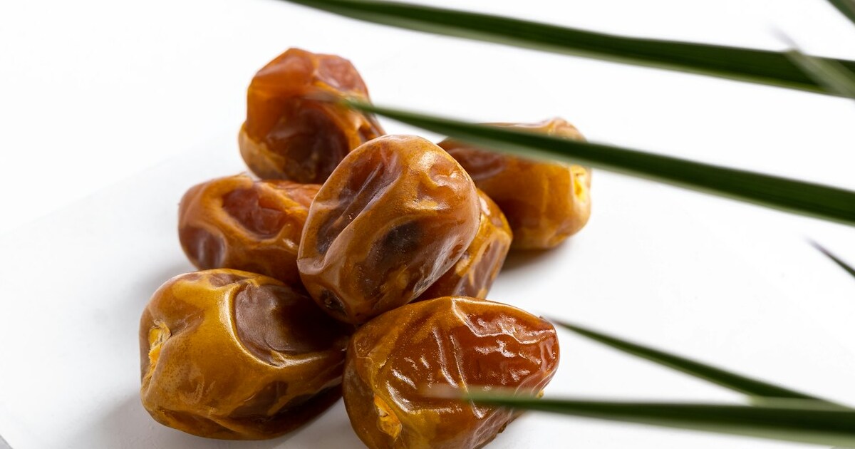 An Easy Guide On How To Grow Your Own Dates - The Garden Magazine