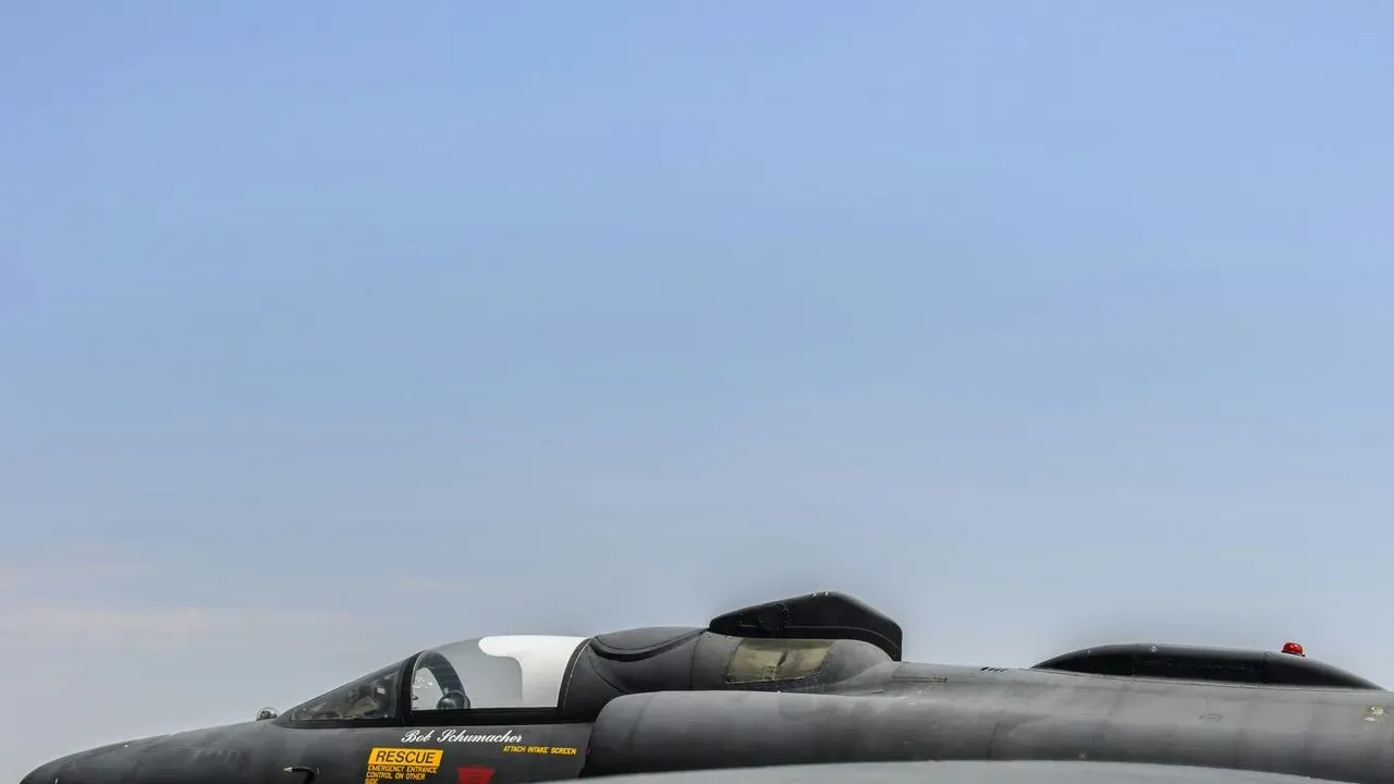 U-2 'Dragon Lady' Spy Plane Performs Monday Night Flyover at 49ers Game ...